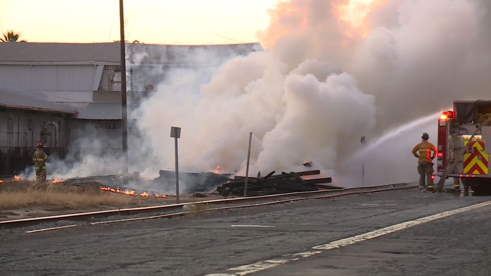 Railroad fire in southeast Fresno | KMPH