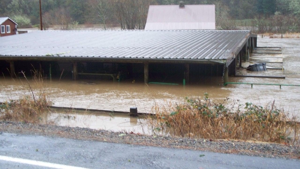 Photos: Hwy 38 damage and Smith River flooding | KVAL