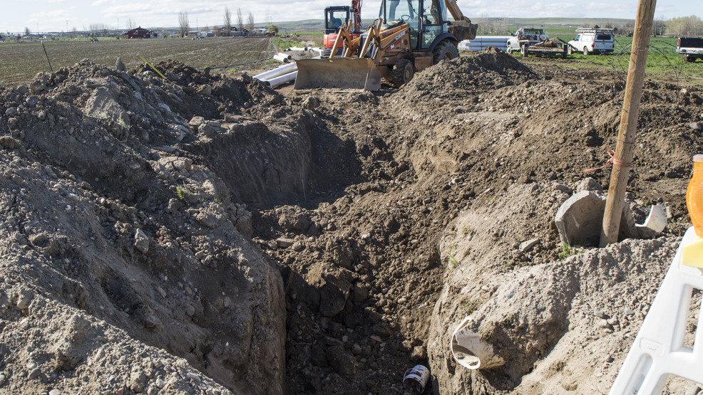 Sheriff: Two men dead after trench collapse near New Plymouth | KVAL