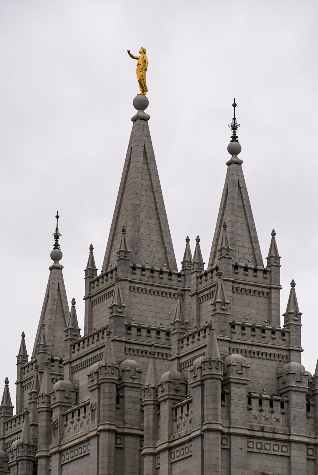 Angel Moroni loses trumpet in Salt Lake earthquake | KJZZ