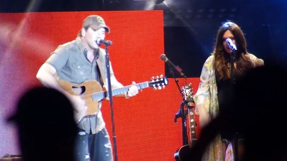 Rodney Adkins performing 'Songs for Service' concert in Murfreesboro to ...
